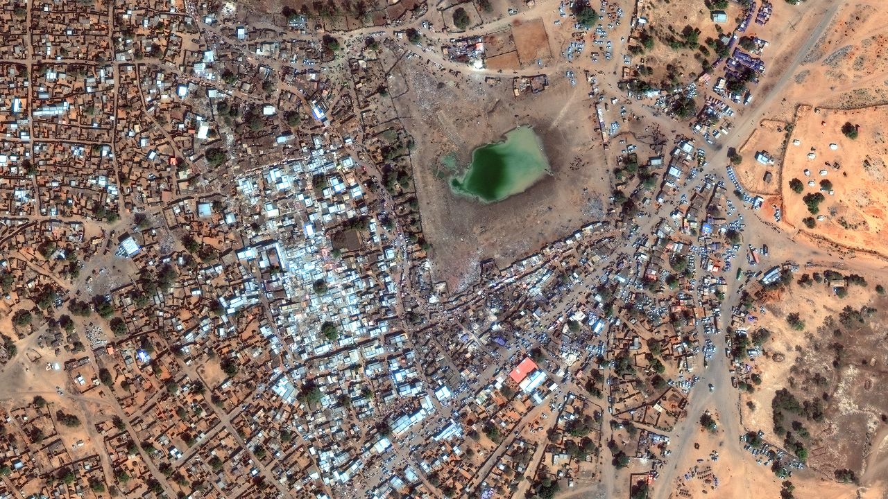 Paramilitary forces raid Sudan’s largest refugee camp | CNN