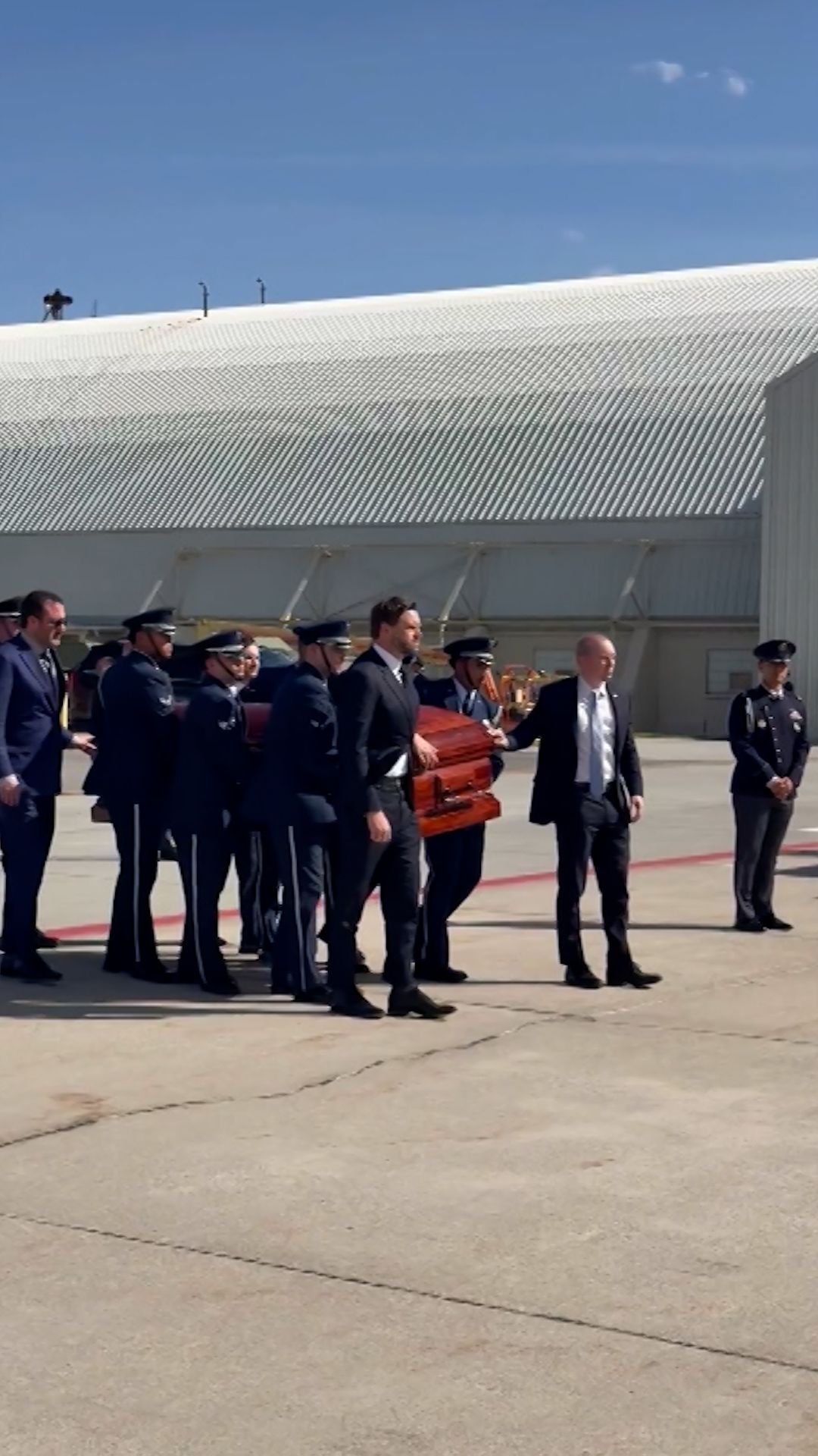 Trump says he never went to Epstein’s island | CNN Politics