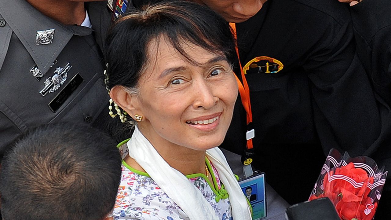 Myanmar opposition icon Suu Kyi meets president for first time as ...