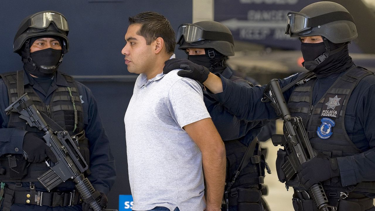 Mexican Police Arrest Officer Suspected In Airport Shooting Cnn
