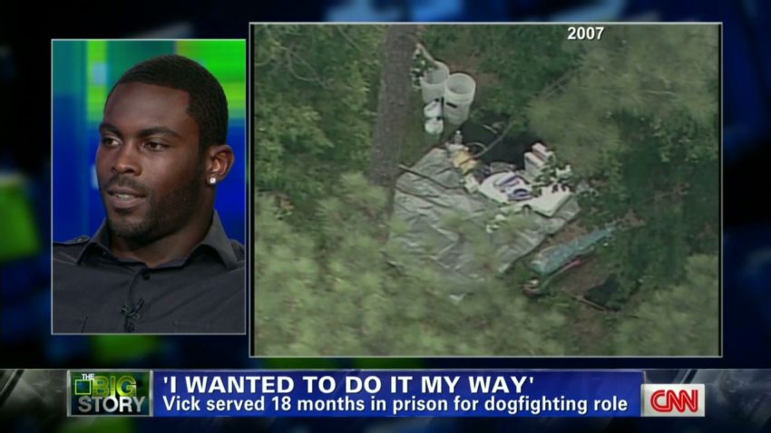 Michael Vick was playing golf during police raid | CNN Michael Vick was playing golf during police raid | CNN