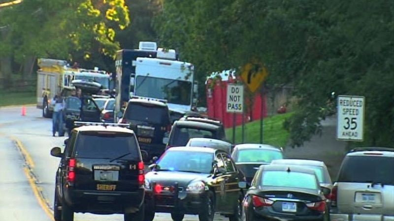 After 20 Hour Swat Standoff Man Suspected In Cops Death Found Dead Cnn
