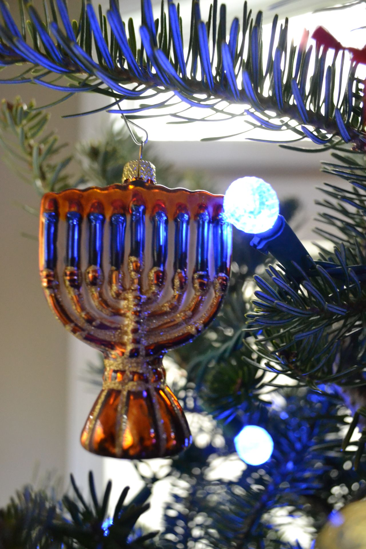 Celebrating Chrismukkah Shalom Stockings And Hanukkah Bushes Cnn