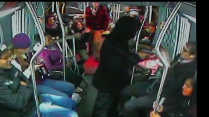 Passengers Tackle Robbery Suspect Cnn