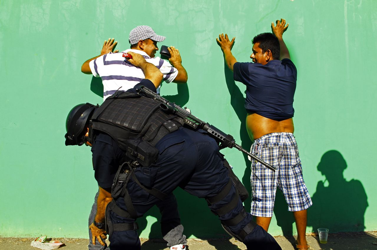 Mexico Struggles To Rein In Armed Vigilantes Battling Drug Cartel Cnn
