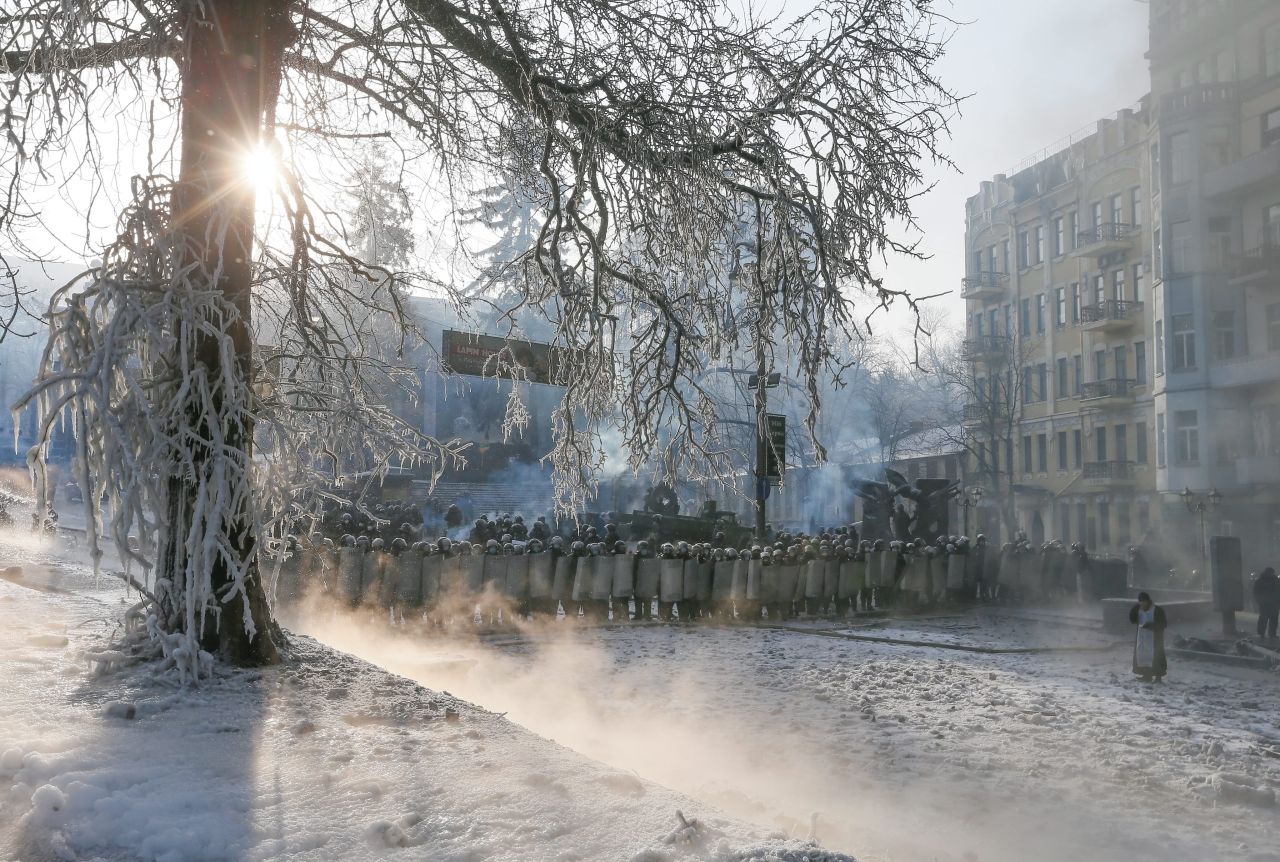 Ukraine Protest Movement At Least 4 Killed In Clashes With Police Cnn