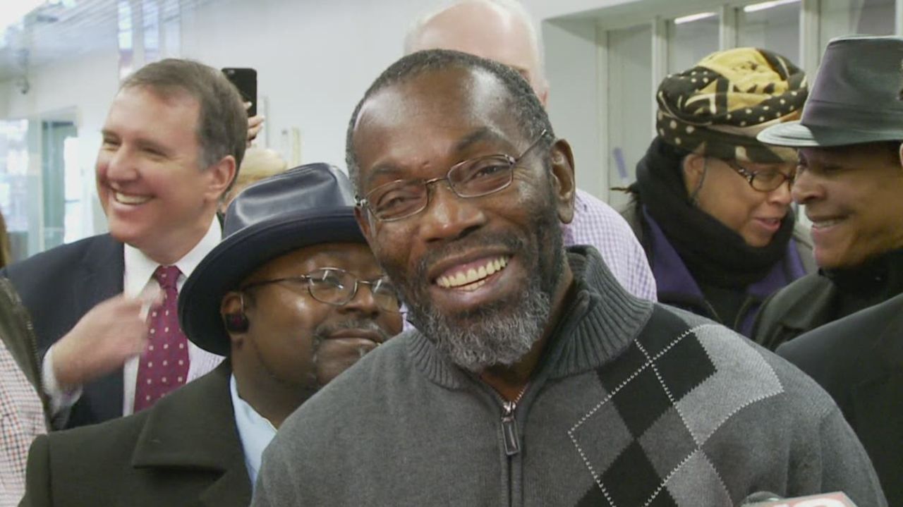 Exonerated Death Row Inmate Challenges Hillary Clinton Cnn Politics