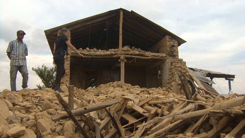 Nepal: Houses and families ripped apart by quake | CNN Nepal: Houses and families ripped apart by quake | CNN