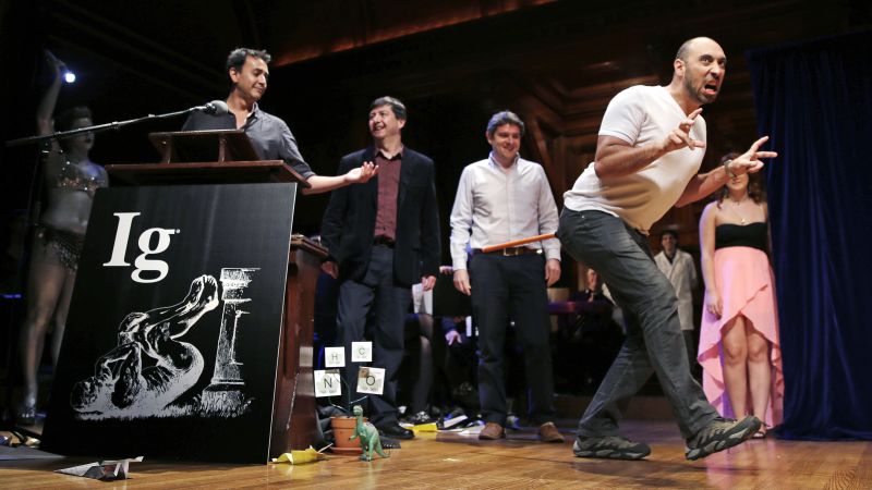 Ig Nobels Research On Mammal Pee Dino Chickens Cnn
