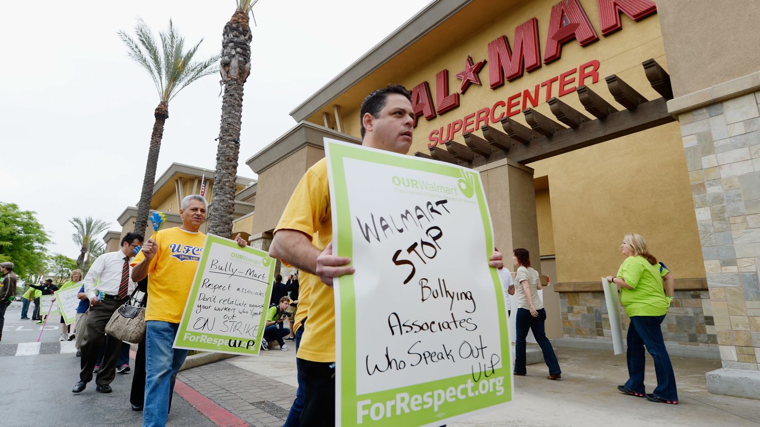 Walmart Found To Have Fired Striking Workers Unlawfully Cnn Business