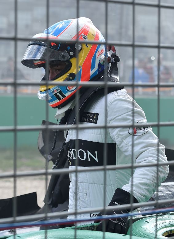 Fernando Alonso Survives Horrific Australian Grand Prix Crash Cnn