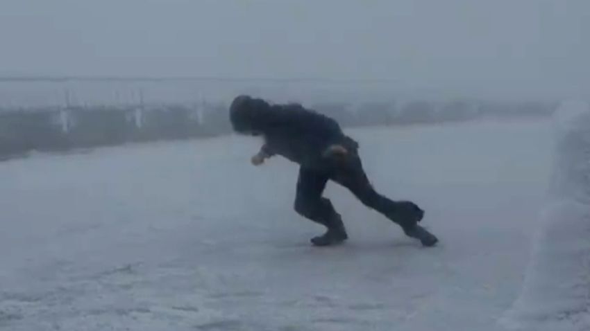 Windy Weather Wallops N H S Mt Washington And Its A Sight To See Cnn