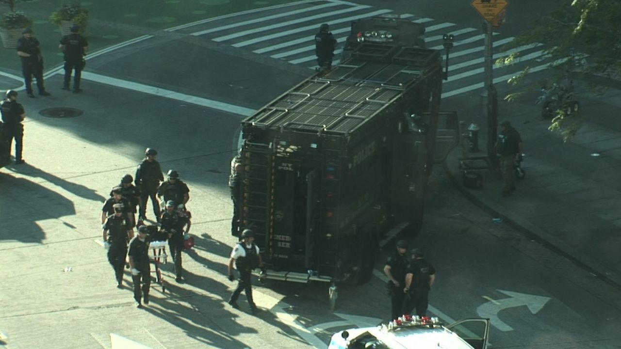 NYPD cops drive suspected bomb away from Times Square | CNN NYPD cops drive suspected bomb away from Times Square | CNN