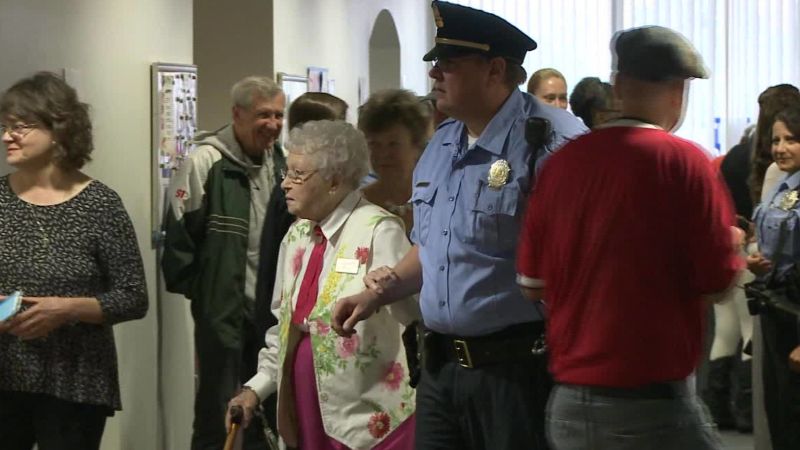 102 Year Old Woman Crosses ‘get Arrested Off Her To Do List Cnn