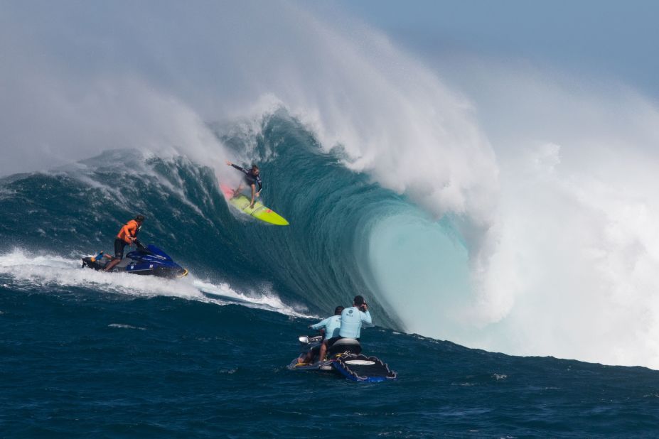 Big wave surfing women Maui | CNN
