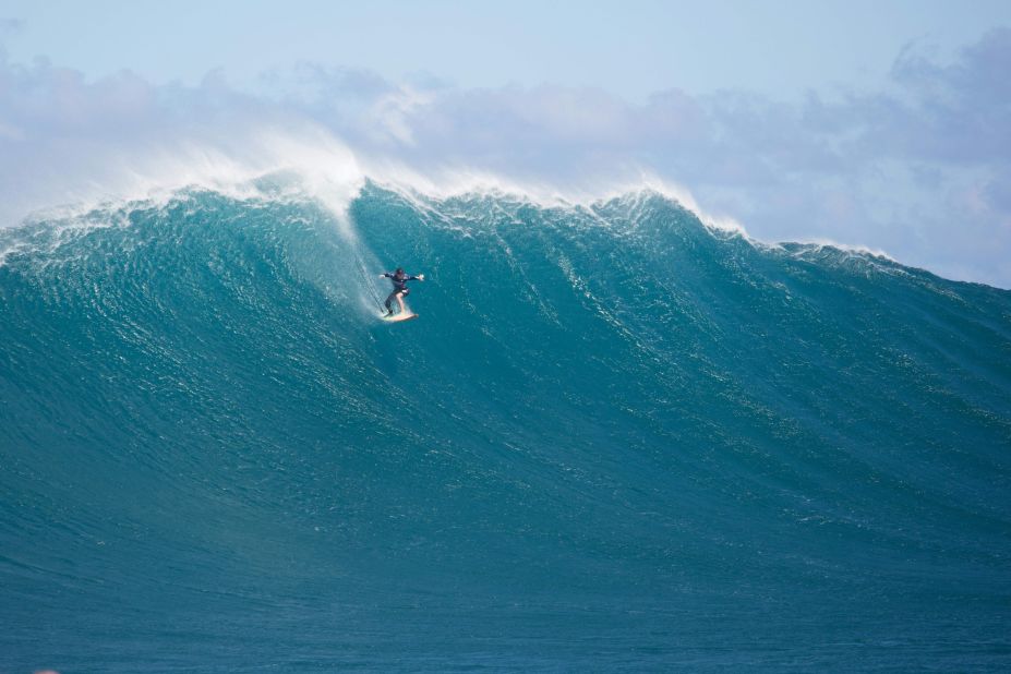 Big wave surfing women Maui | CNN