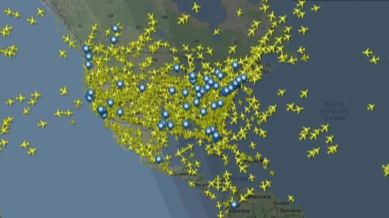 Airport computer outage disrupts customs | CNN