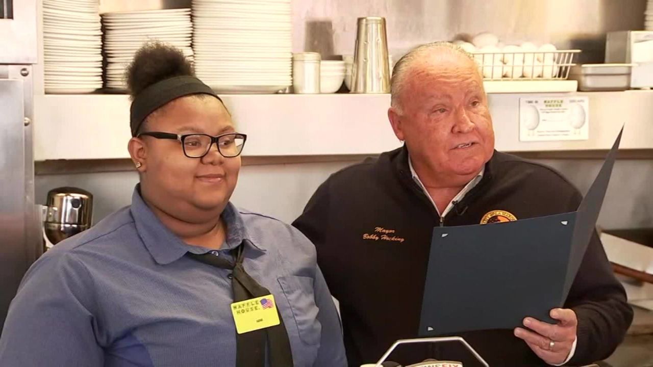Waitress Act Of Kindness Goes Viral Cnn