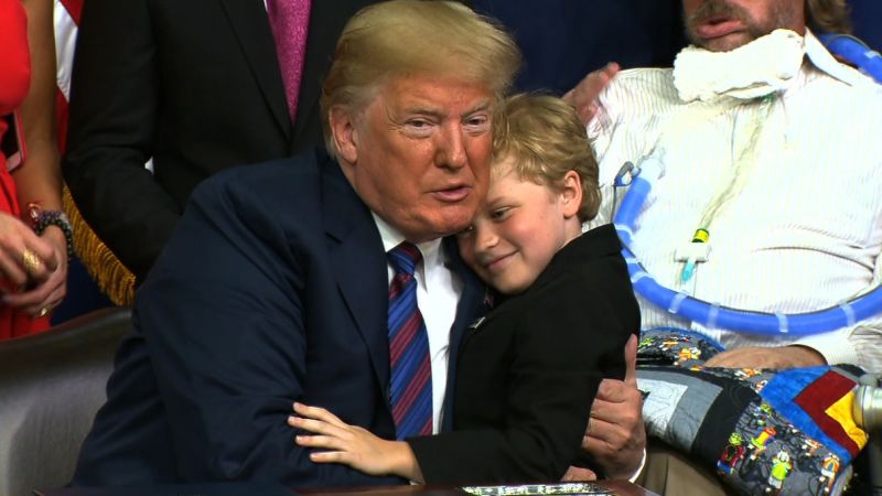 See Trump’s adorable moment with child | CNN Politics