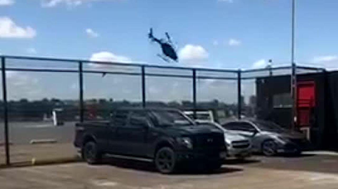 Pilot survives terrifying helicopter crash into Hudson River | CNN