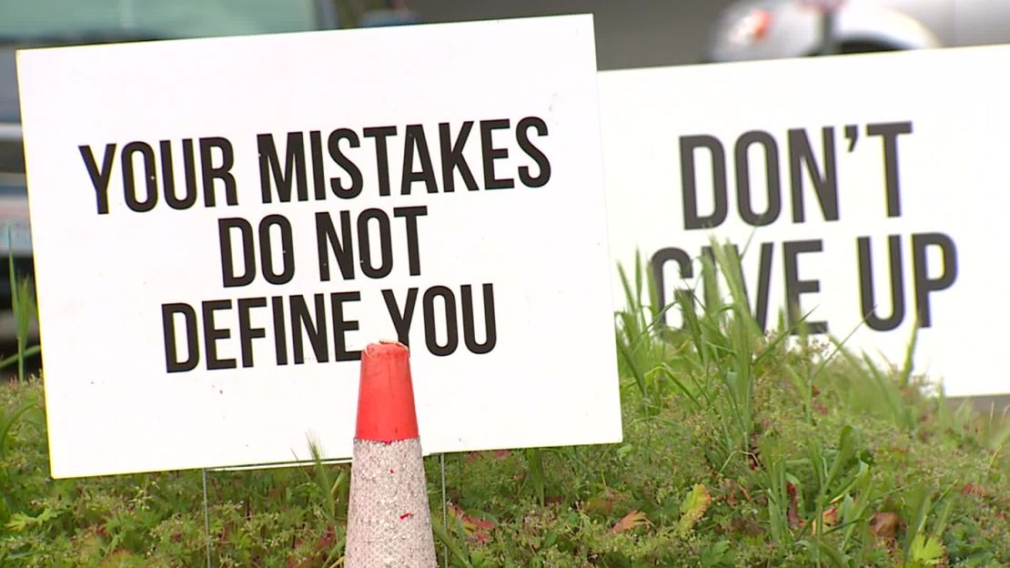 Seattle man posts suicide prevention signs around daughters’ elementary ...