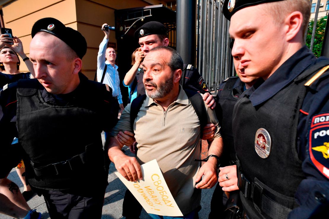 Ivan Golunov Russian Journalist Arrested In Moscow On Drug Charges Cnn