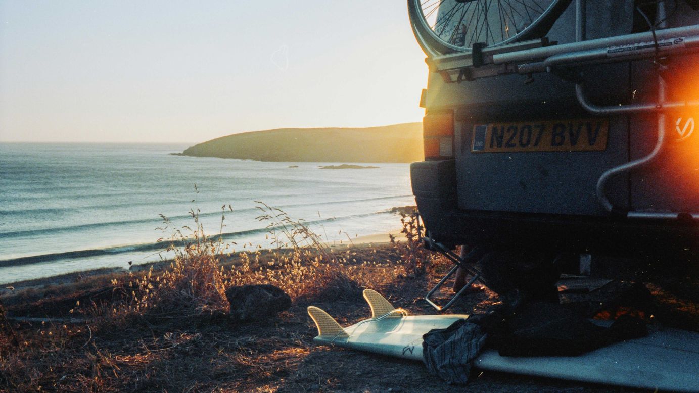 A peek inside the world of ‘Van Life’ | CNN