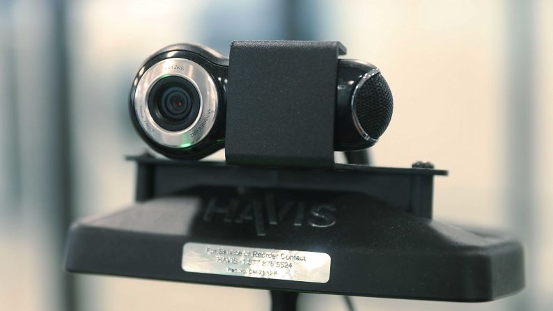 How facial recognition is taking over airports | CNN How facial recognition is taking over airports | CNN