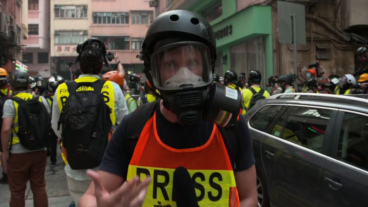 Hong Kong police shoot protester with live round | CNN Hong Kong police shoot protester with live round | CNN