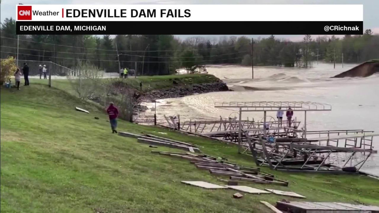 Midland Michigan Flooding Thousands Evacuate After Two Dams Are