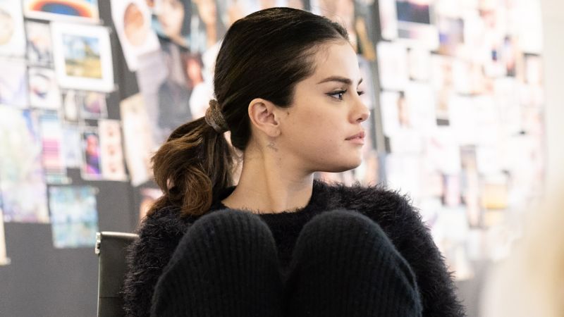 Selena Gomez Opens Up About Mental Health Amid Pandemic Cnn