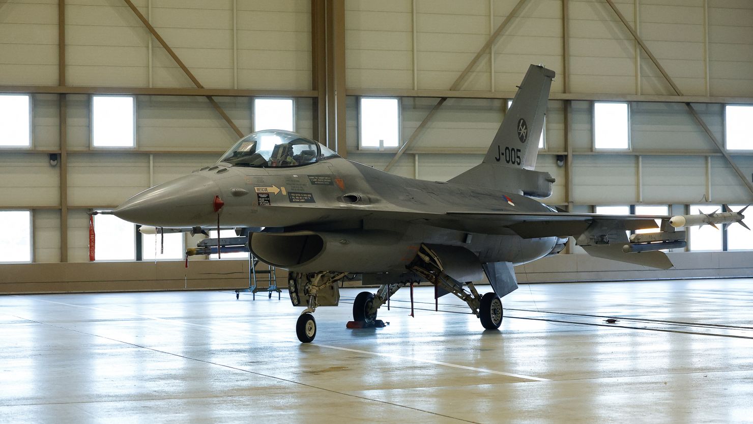 Ukraine gets French Mirage fighter jets, more F-16s from the Netherlands | CNN