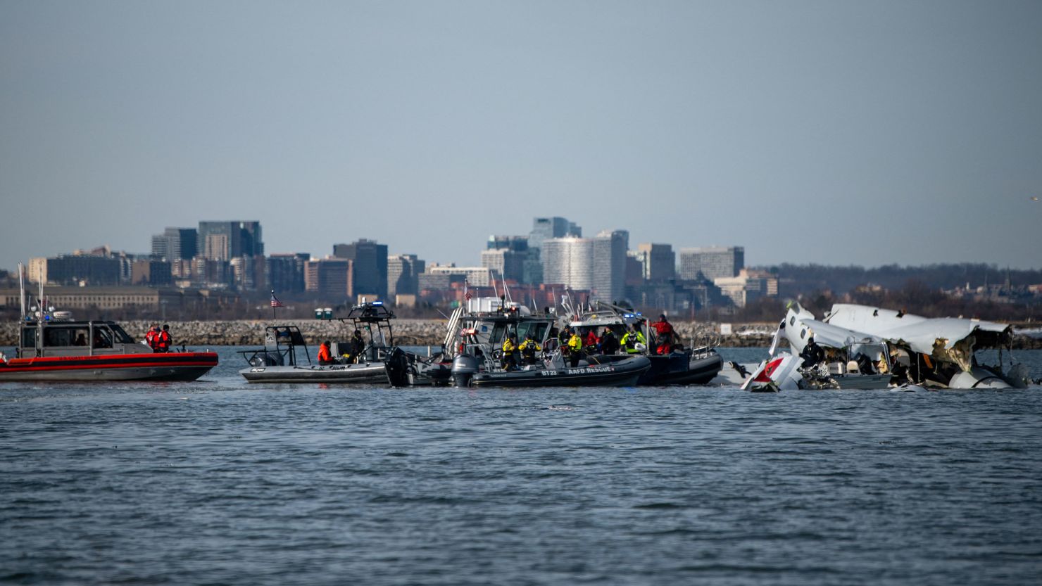 Pilots tried to pull passenger jet’s nose up within seconds of deadly DC helicopter collision ...
