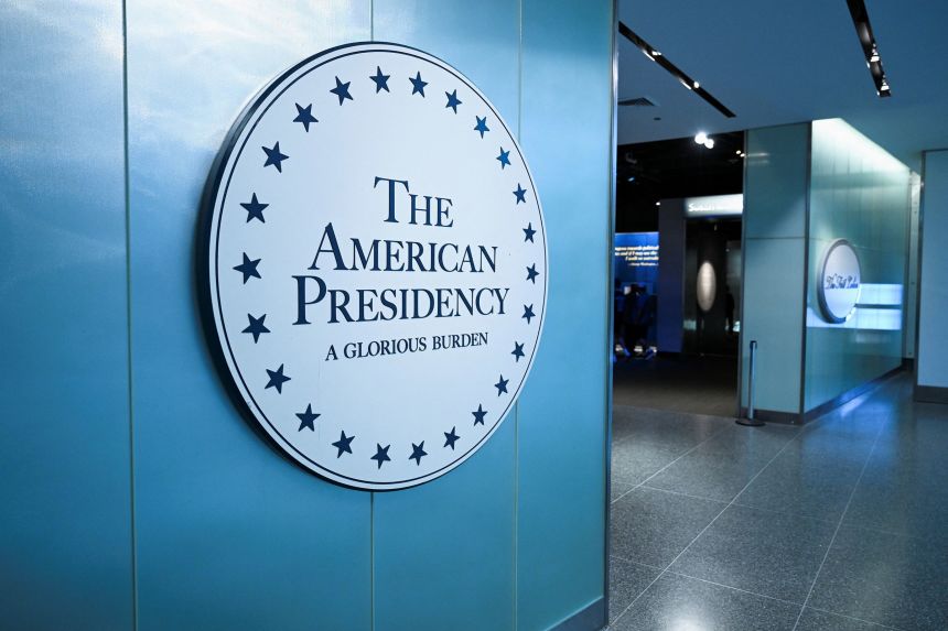 References to Trump’s impeachments are reinstalled at Smithsonian ...