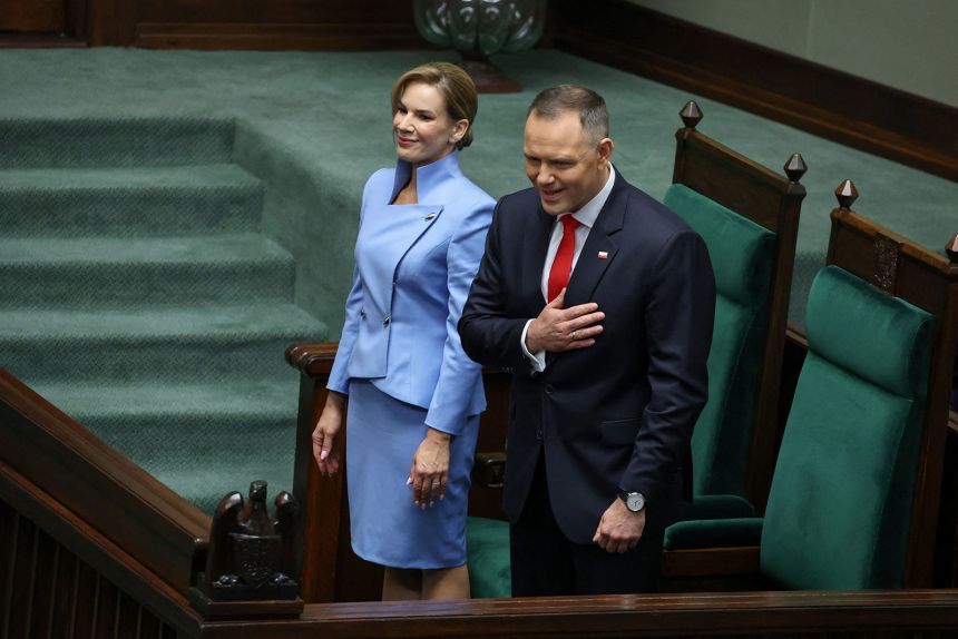 Karol Nawrocki sworn in as Polish president, in blow for Tusk | CNN