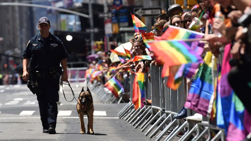 Nyc Pride Parade Organizers Ban The Nypd From Its Events Until 2025 Cnn