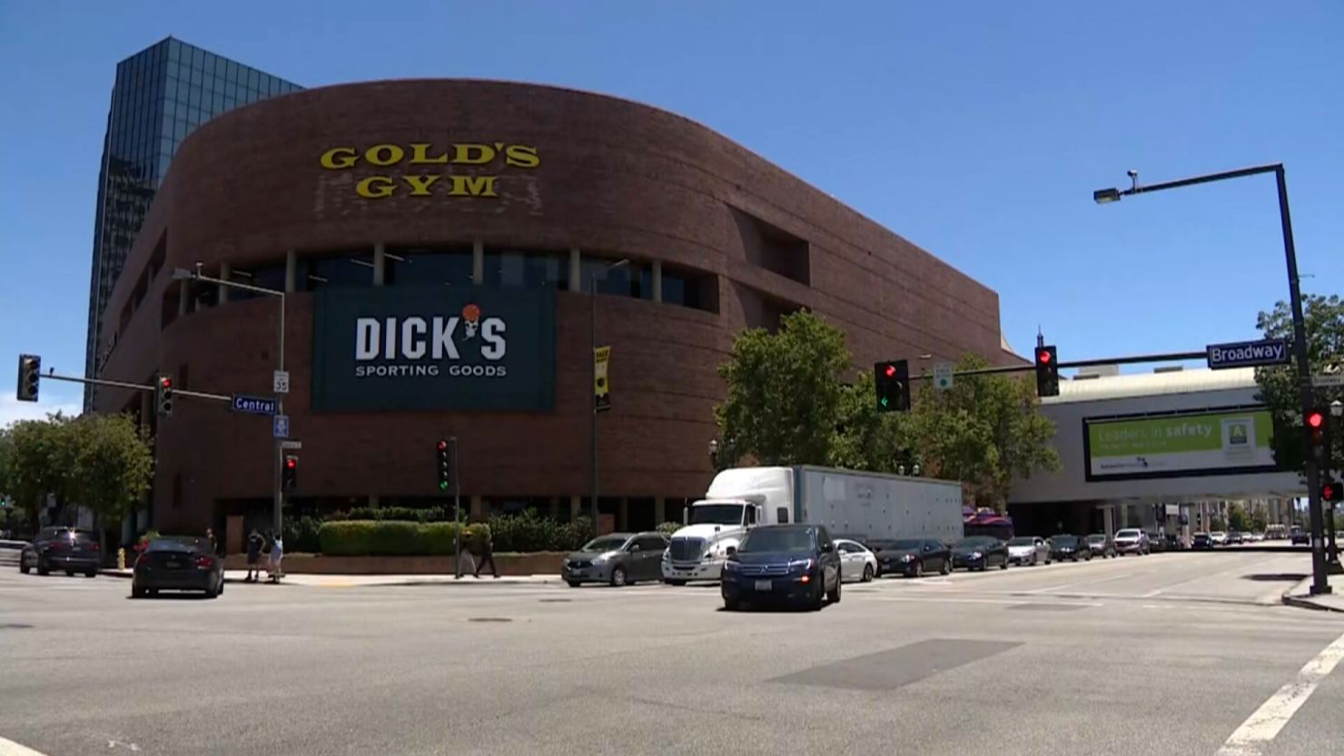 Glendale Arrest Four Police Officers Are On Leave After A Rough Arrest
