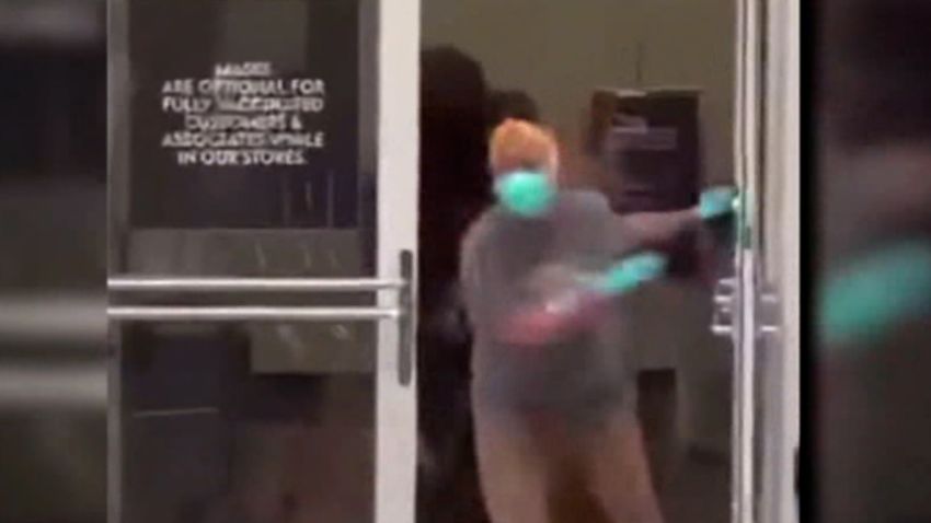 Suspected Thieves Grab Pricy Handbags And Flee Neiman Marcus Store In