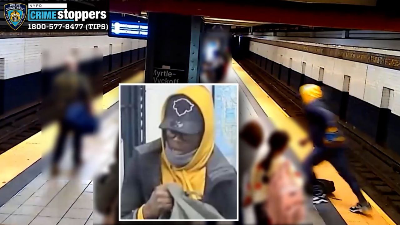 See Terrifying Moment Man Is Pushed Onto Subway Tracks Cnn