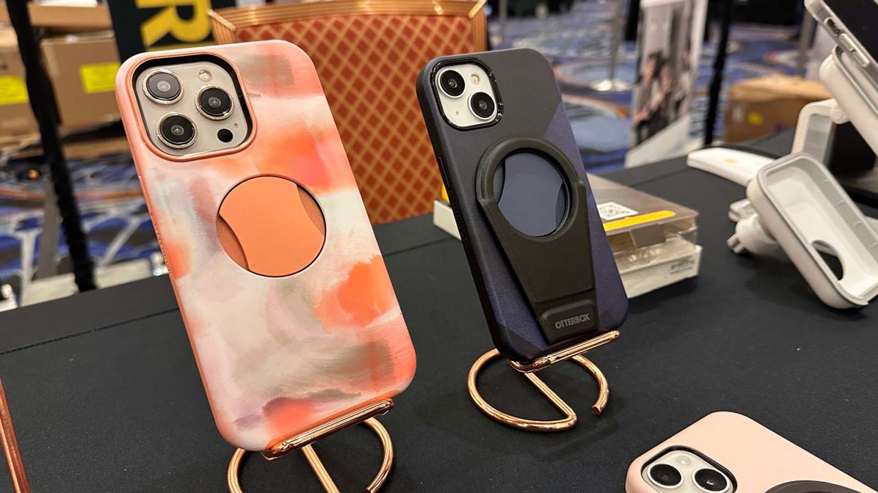 Ces 2023 Hands On With Otterboxs New Ottergrip Symmetry Series Cnn