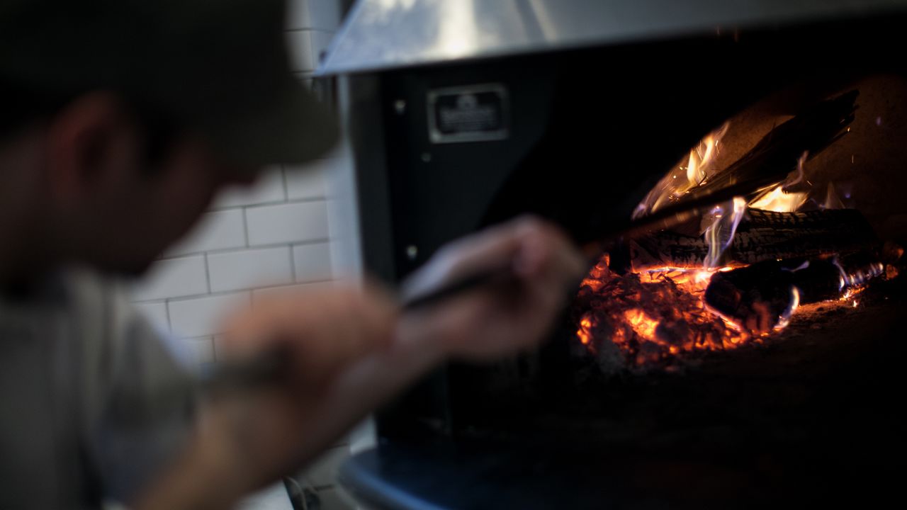Heres Whats Actually Happening With Wood And Coal Fired Pizza Ovens