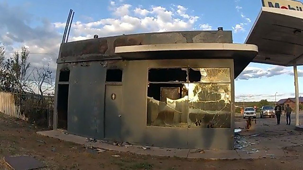 Firefighter charged with arson after confessing to setting multiple ...
