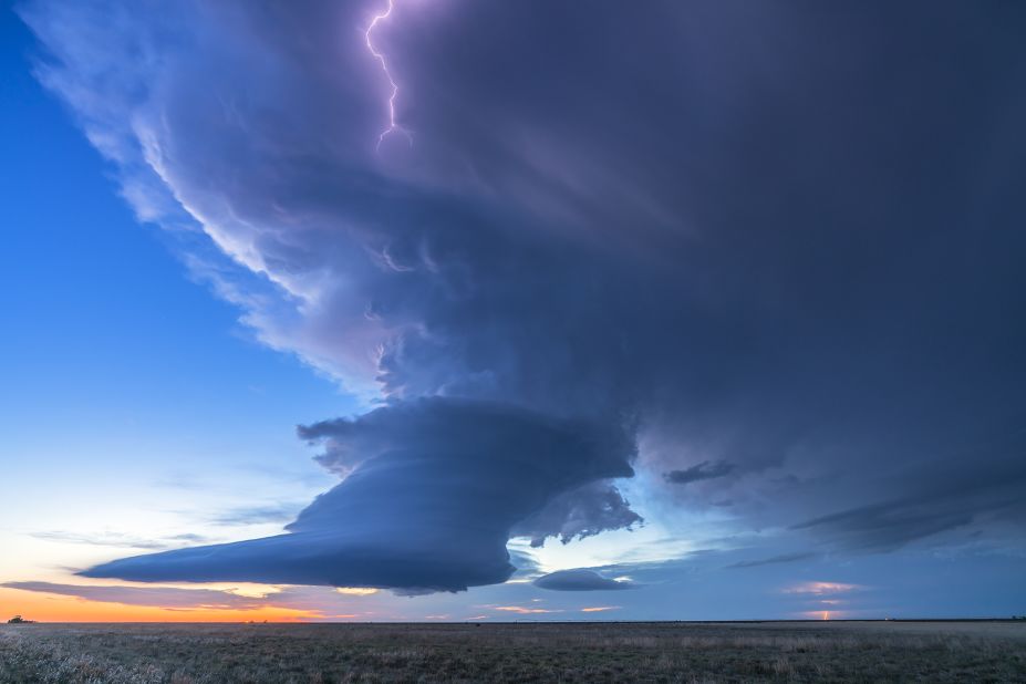 This Storm Chaser Captures Stunning Photographs Of Extreme Weather Cnn