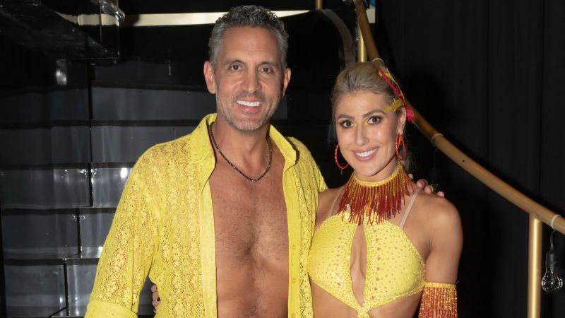 Mauricio Umansky And Emma Slater Address Romance Rumors Cnn