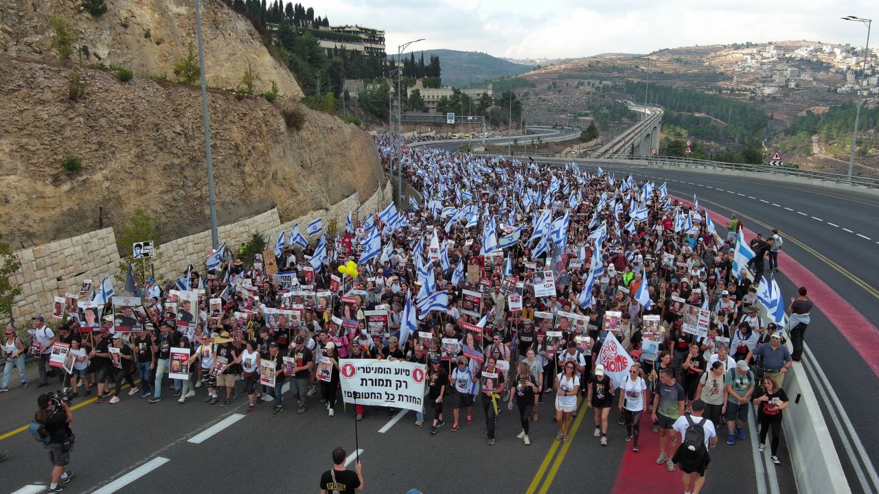 Israel’s Benjamin Netanyahu battles on all fronts, amid growing ...