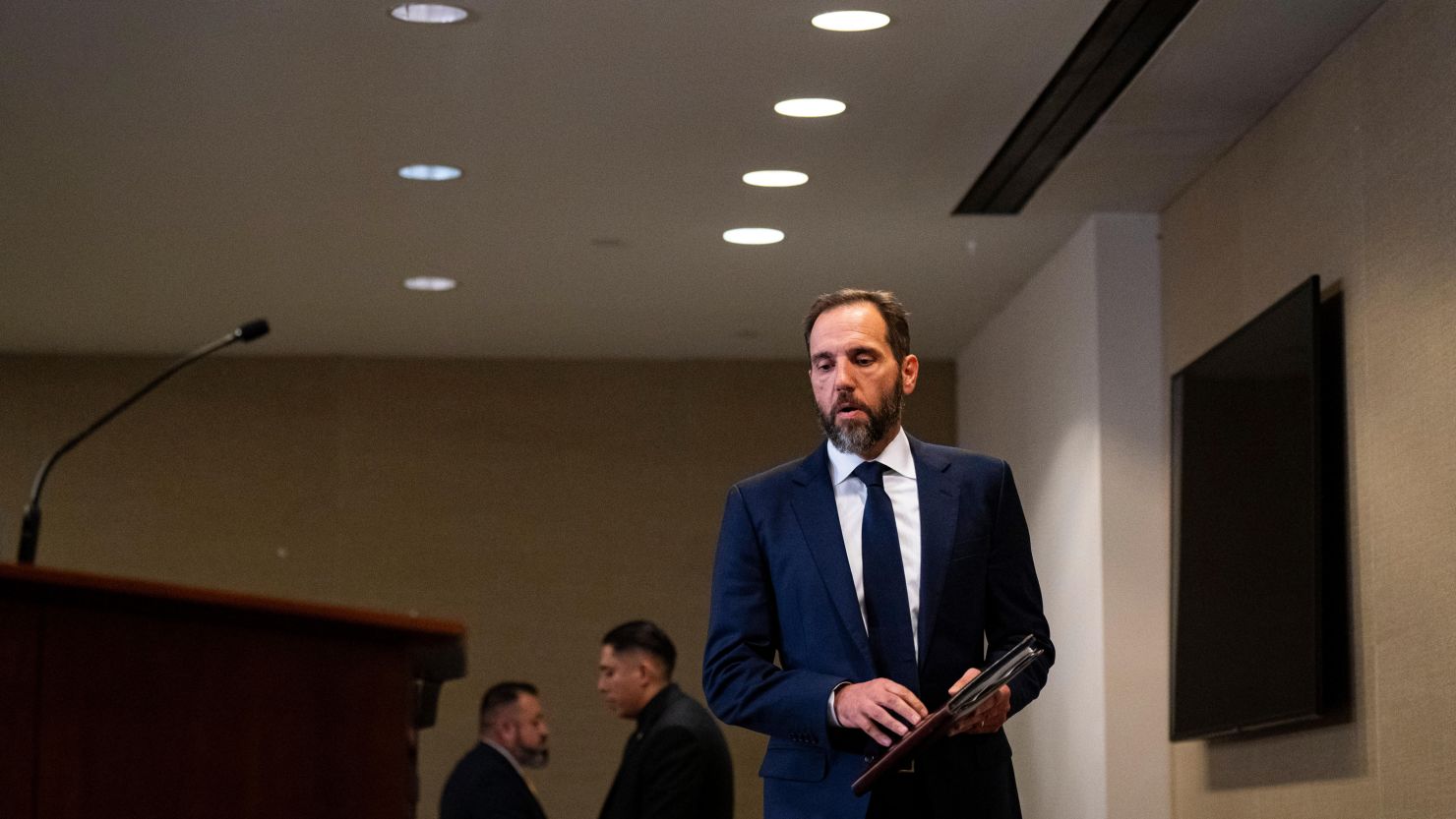 Jack Smiths Prosecutors Use New Filing To Fight Back Against Trumps