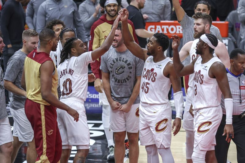 Cleveland Cavaliers join exclusive group with unbeaten 12 0 start to the season CNN