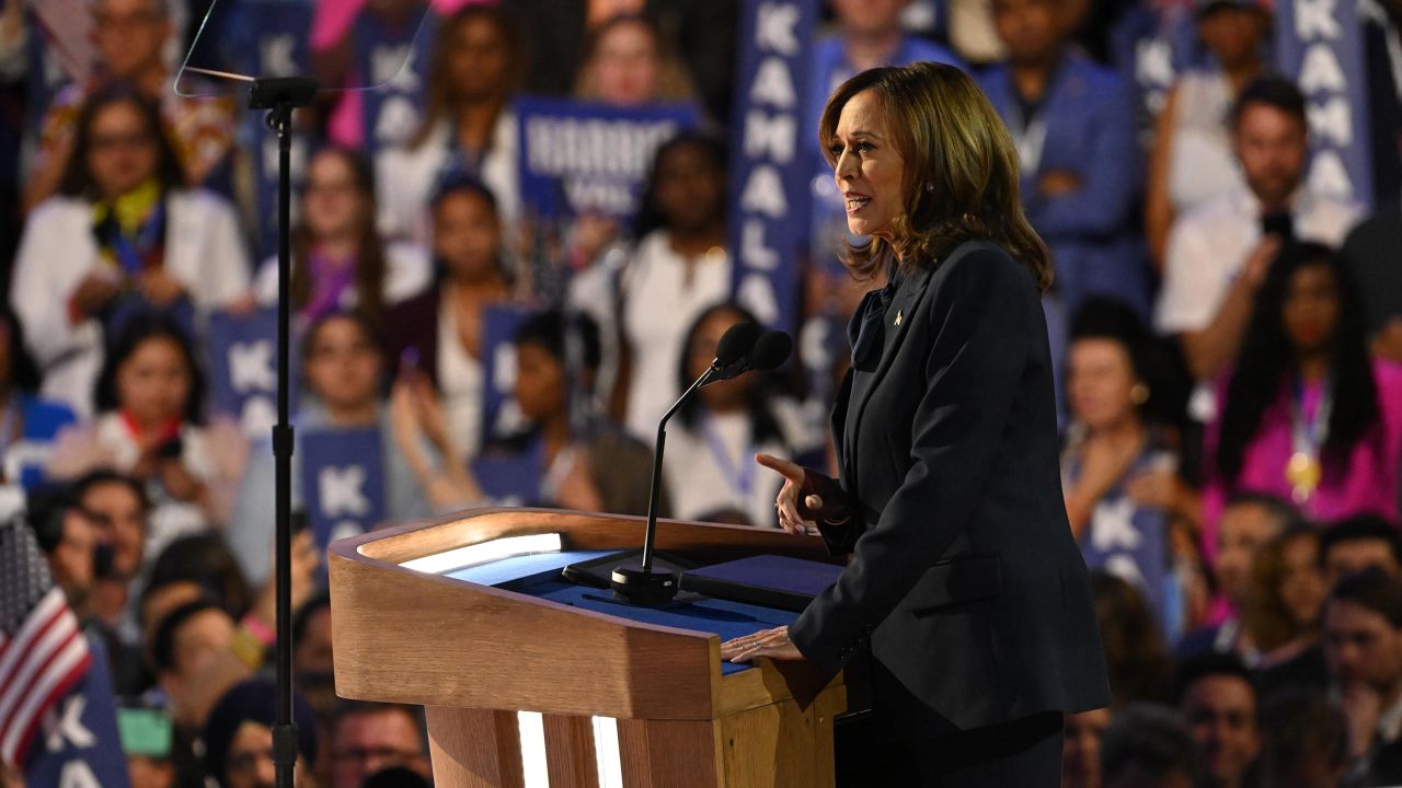 Elisabeth Buchwald - Economics Reporter | CNN