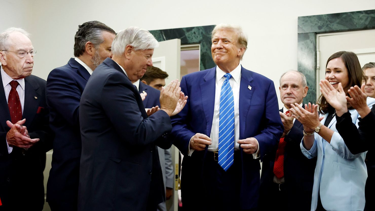 Trump Gears Up For First Presidential Debate With Policy Session In Dc