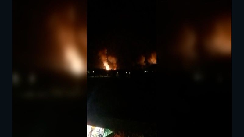 Videos muestran explosiones en Yemen tras ataque de EE.UU. y Reino Unido contra hutíes | CNN